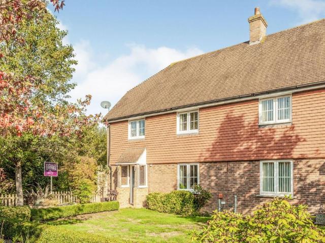 4 bedroom end of terrace house for sale