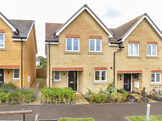 4 bedroom end of terrace house for sale