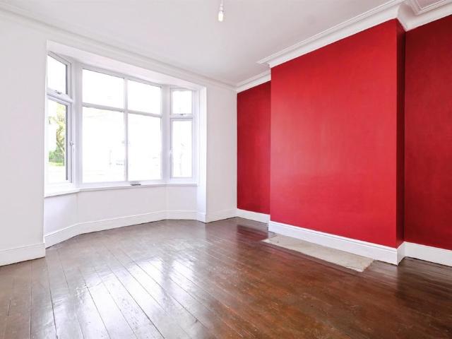 4 bedroom end of terrace house for sale