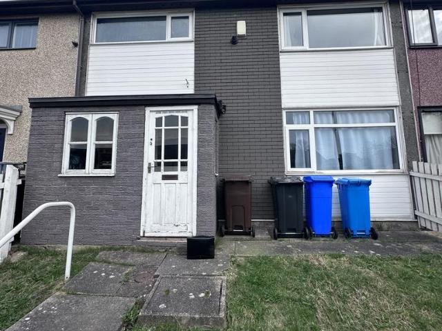 4 bedroom end of terrace house for sale