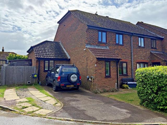 4 bedroom end of terrace house for sale
