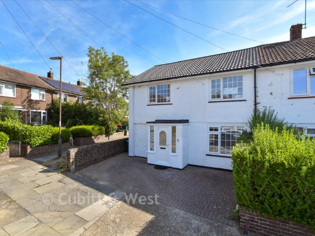 4 bedroom end of terrace house for sale