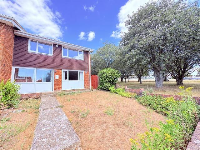 4 bedroom end of terrace house for sale