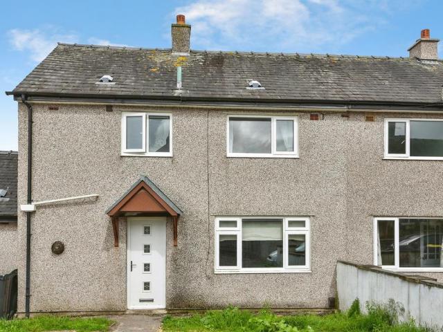4 bedroom end of terrace house for sale