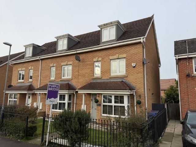 4 bedroom end of terrace house for sale