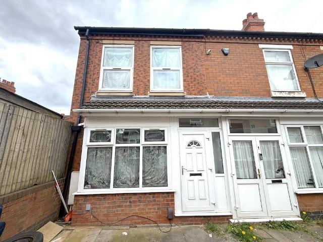 4 bedroom end of terrace house for sale
