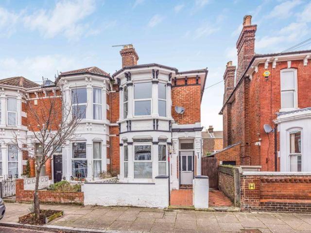 4 bedroom end of terrace house for sale