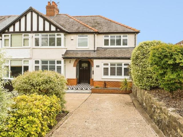 4 bedroom end of terrace house for sale
