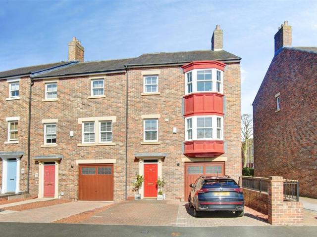 4 bedroom end of terrace house for sale
