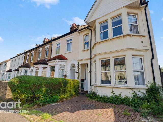 4 bedroom end of terrace house for sale