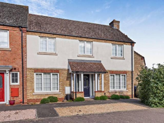 4 bedroom end of terrace house for sale