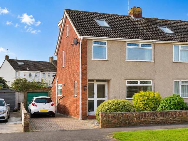 4 bedroom end of terrace house for sale