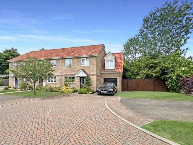 4 bedroom end of terrace house for sale