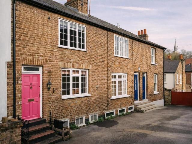 4 bedroom end of terrace house for sale