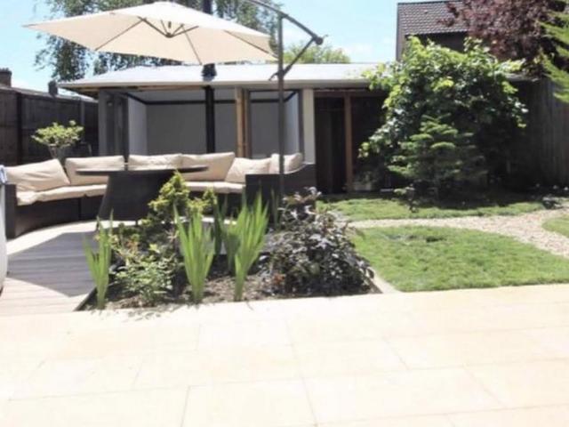 4 bedroom end of terrace house for sale