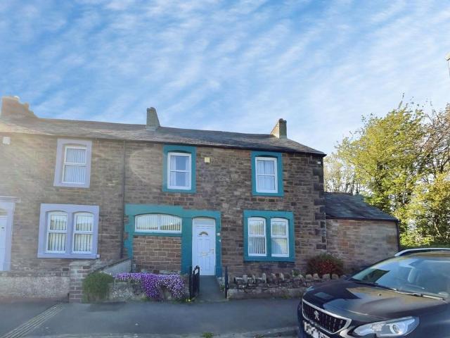 4 bedroom end of terrace house for sale