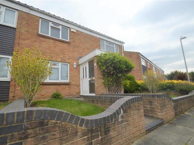 4 bedroom end of terrace house for sale