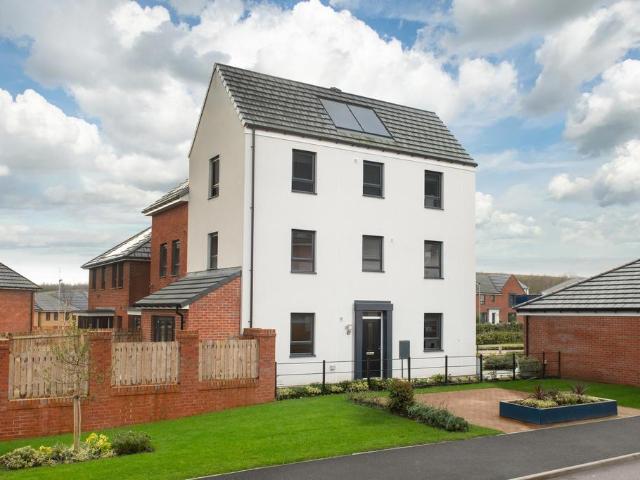 4 bedroom end of terrace house for sale
