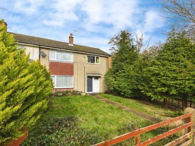 4 bedroom end of terrace house for sale
