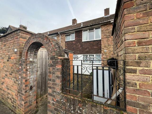 4 bedroom terraced house for sale