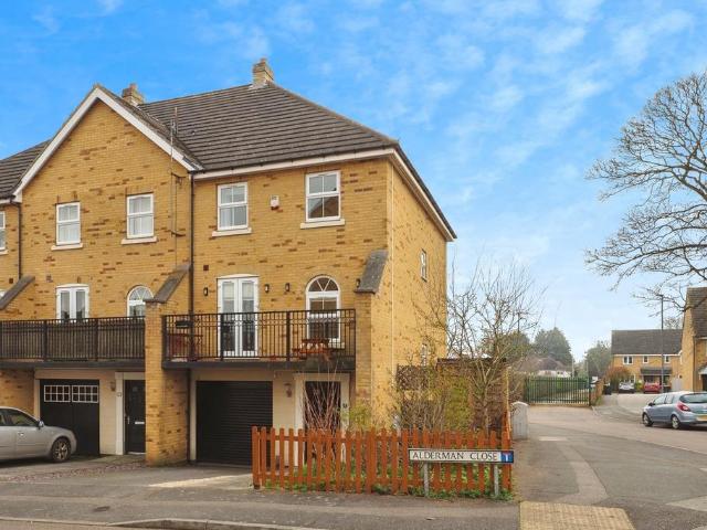 4 bedroom end of terrace house for sale