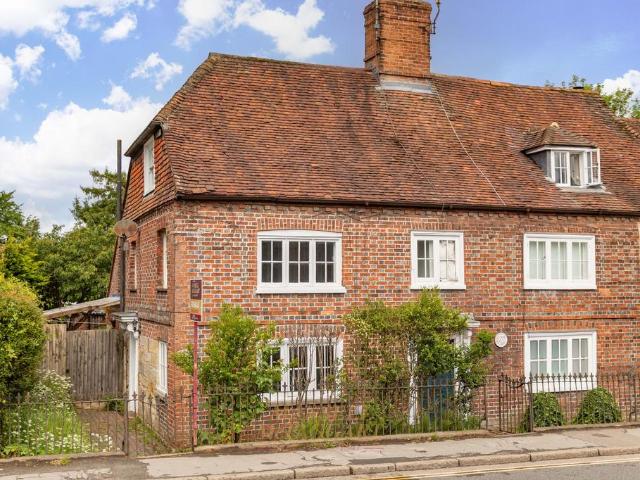 4 bedroom end of terrace house for sale