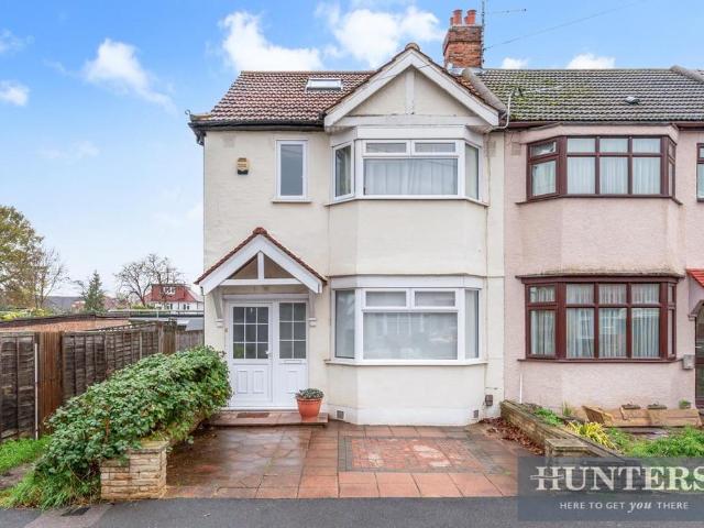 4 bedroom end of terrace house for sale