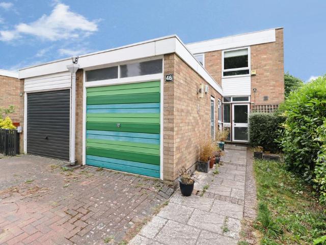 4 bedroom end of terrace house for sale