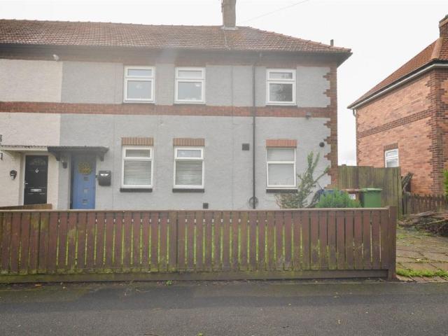 4 bedroom end of terrace house for sale