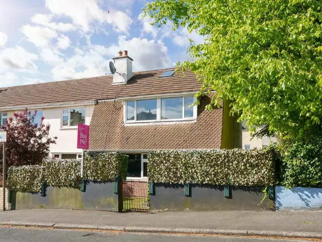 4 bedroom end of terrace house for sale