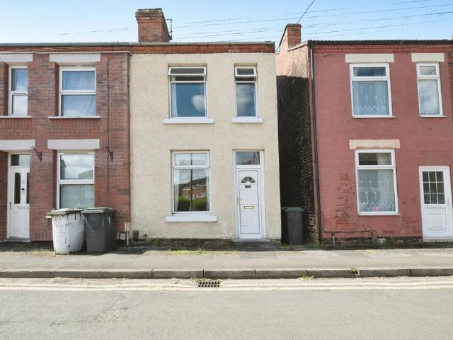4 bedroom end of terrace house for sale
