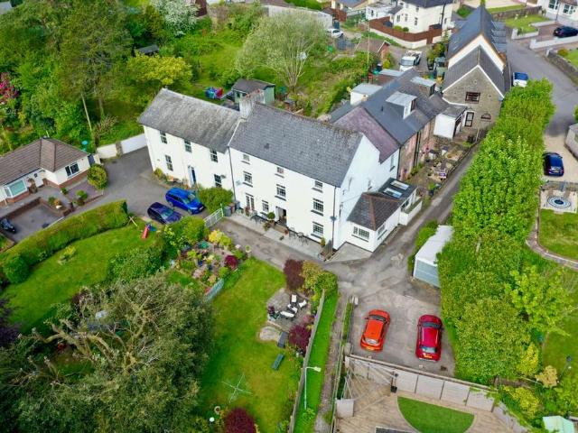 4 bedroom end of terrace house for sale