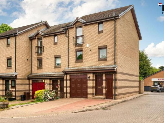 4 bedroom end of terrace house for sale