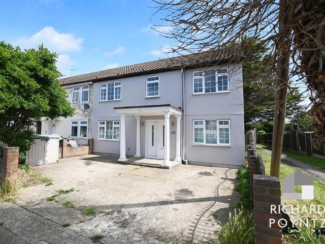 4 bedroom end of terrace house for sale