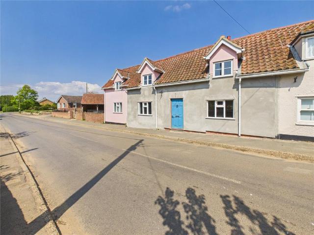 4 bedroom end of terrace house for sale