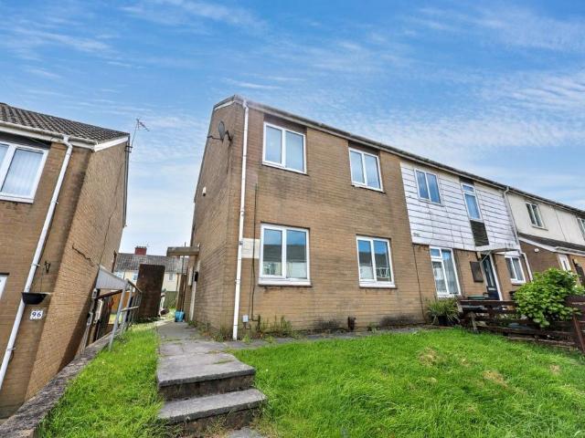 4 bedroom end of terrace house for sale