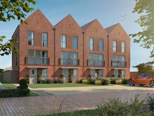 4 bedroom end of terrace house for sale