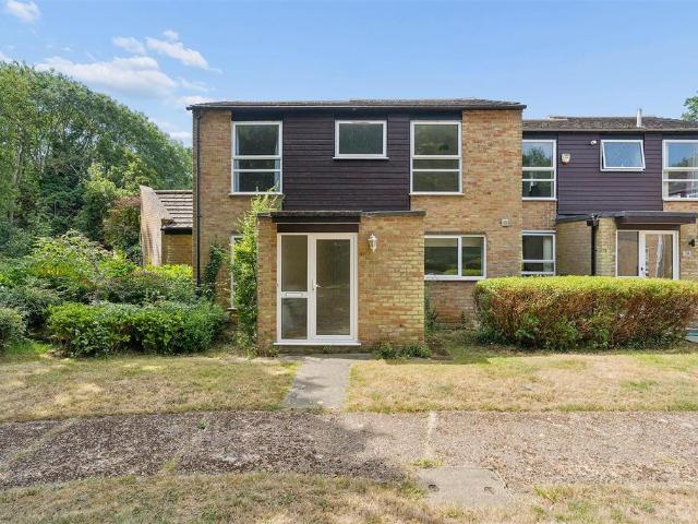 4 bedroom end of terrace house for sale