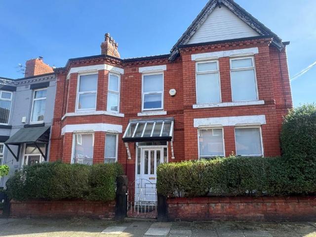 4 bedroom end of terrace house for sale