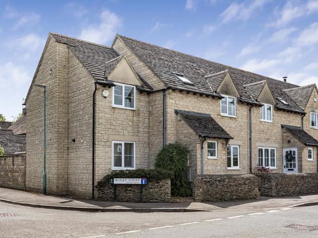 4 bedroom end of terrace house for sale