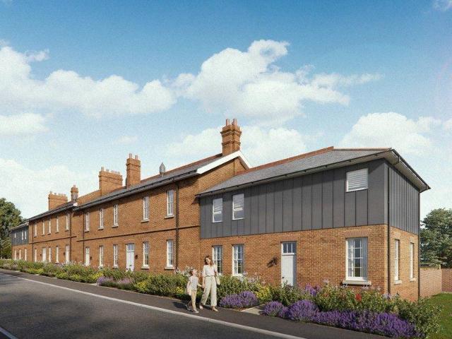 4 bedroom end of terrace house for sale