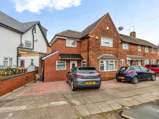 4 bedroom end of terrace house for sale