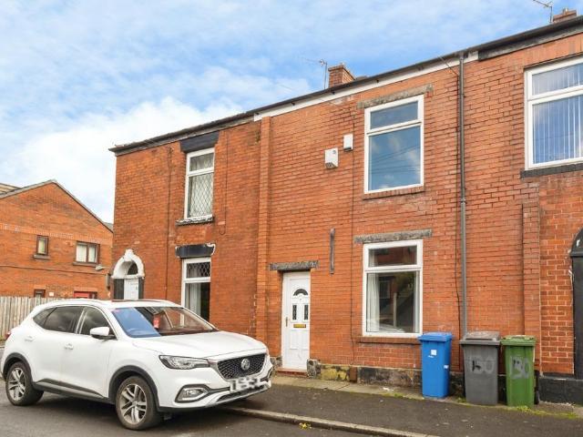 4 bedroom end of terrace house for sale