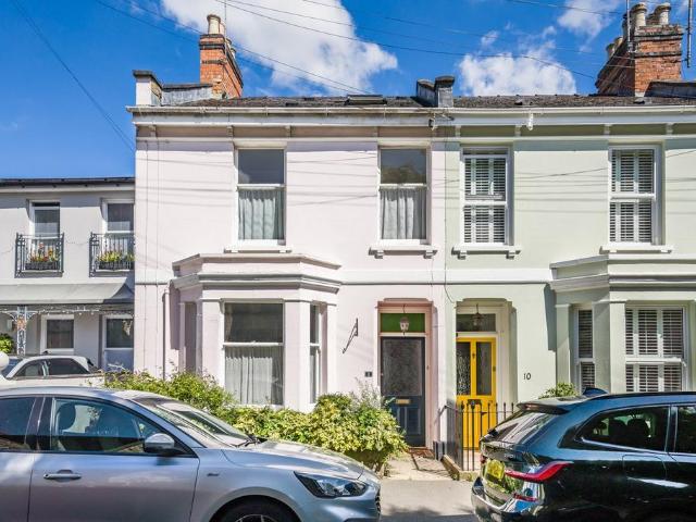 4 bedroom end of terrace house for sale