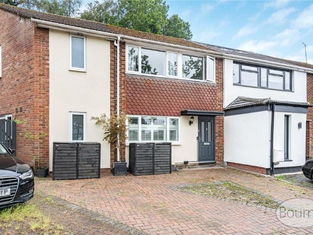 4 bedroom end of terrace house for sale