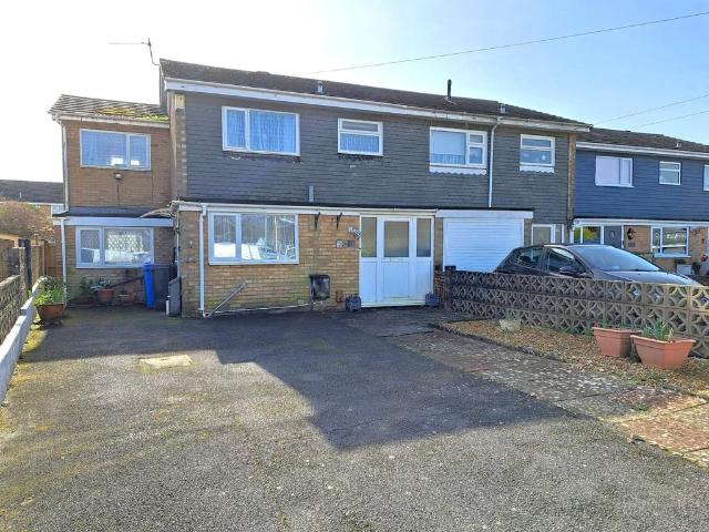 4 bedroom end of terrace house for sale