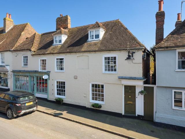 4 bedroom end of terrace house for sale