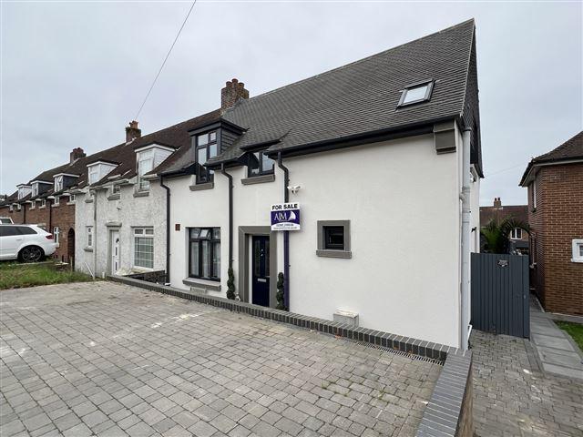 4 bedroom end of terrace house for sale
