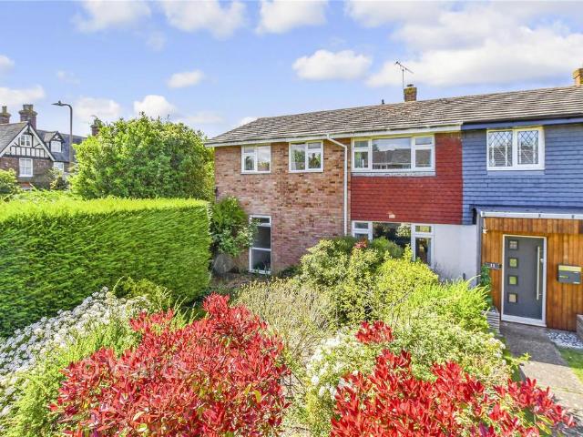 4 bedroom end of terrace house for sale