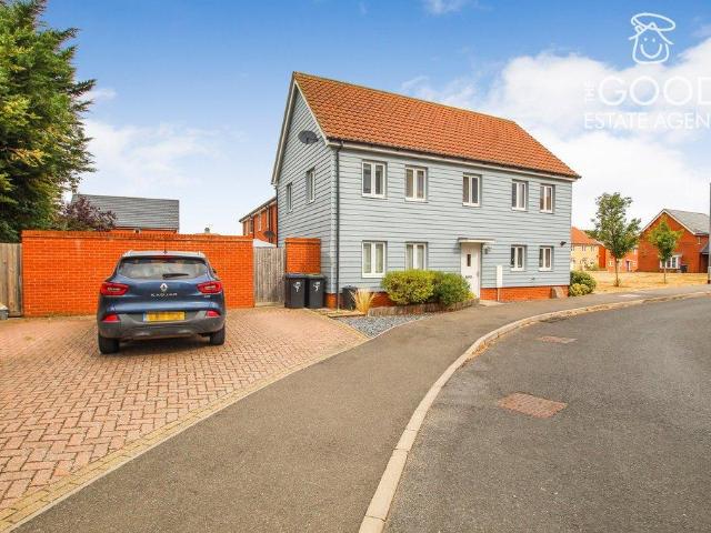 4 bedroom end of terrace house for sale